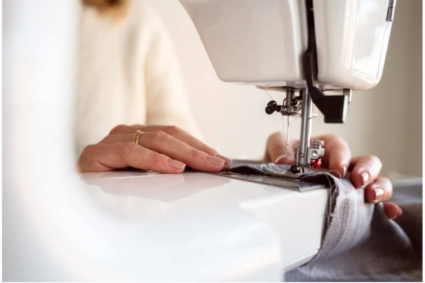 Brother Computerized Sewing Machine with 100 Built-in Stitches, 40W ...